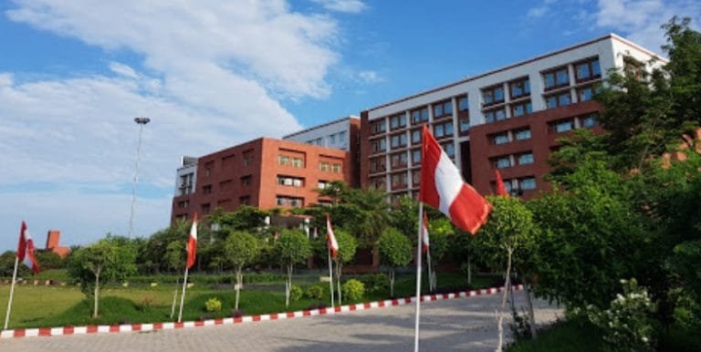 Chandigarh University BBA Fees BBA Colleges India chandigarh-university-bba-fees-bba-colleges-india